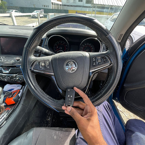 Holden Commodore VF 2013-2017 4 Buttons Flip Remote Key – Tapsy Keys